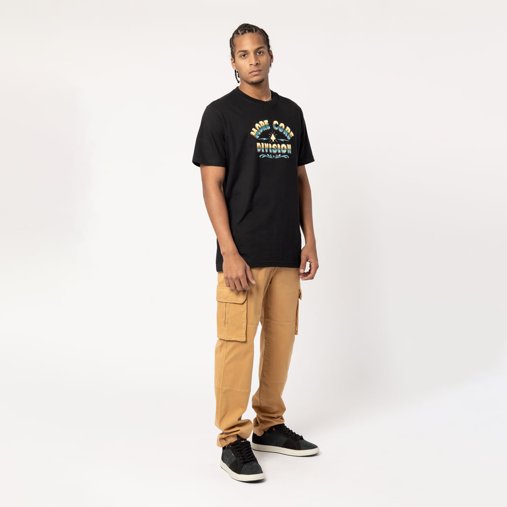 T-Shirt-Regular-More-Core-Div-Folklore-Preto-3.jpg?v=638270518692030000