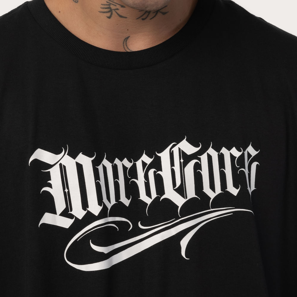 T-Shirt-Oversized-More-Core-Division-Preto-2.jpg?v=638460621933630000