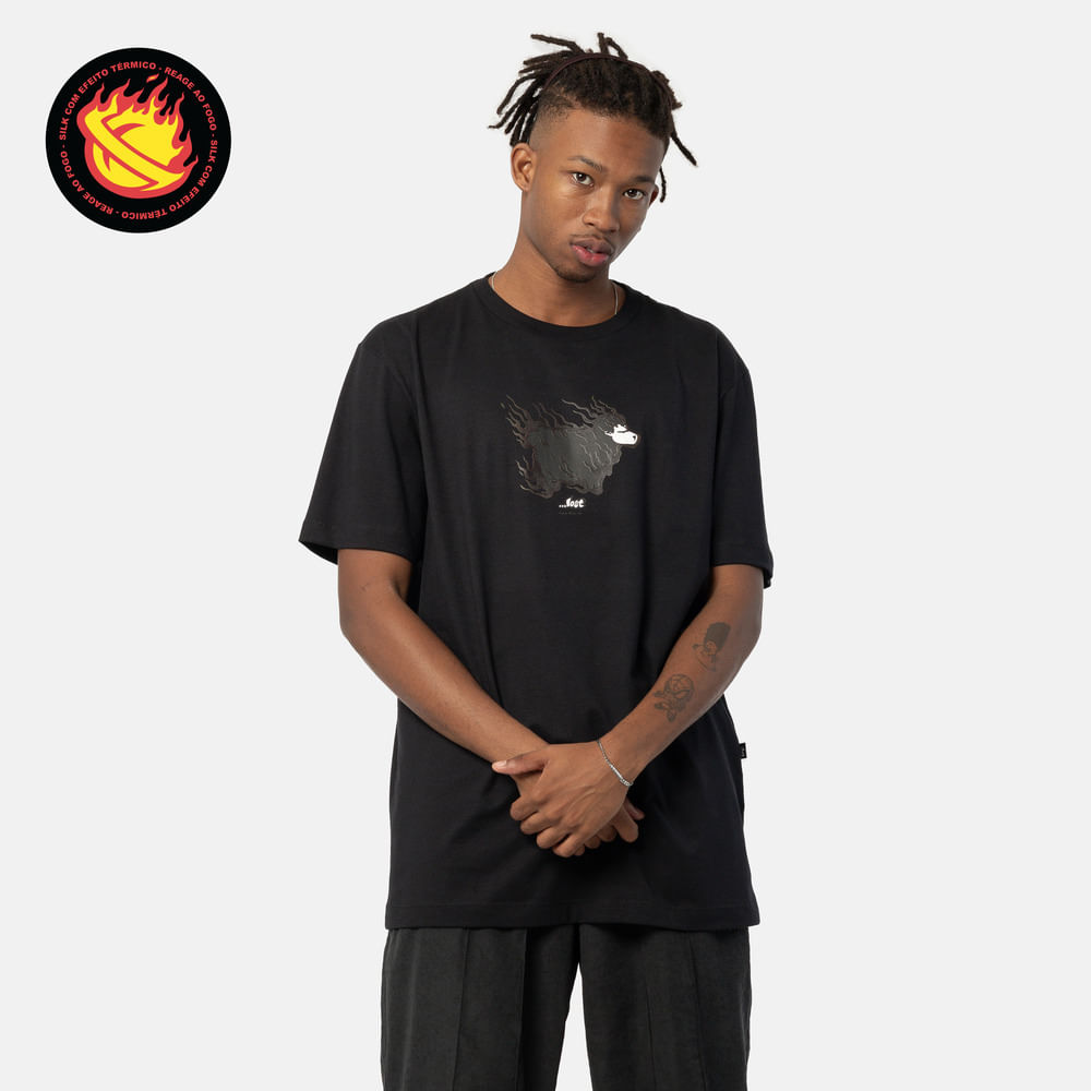 T-Shirt-Sheep-On-Fire-Preto-1.jpg?v=638485200392970000