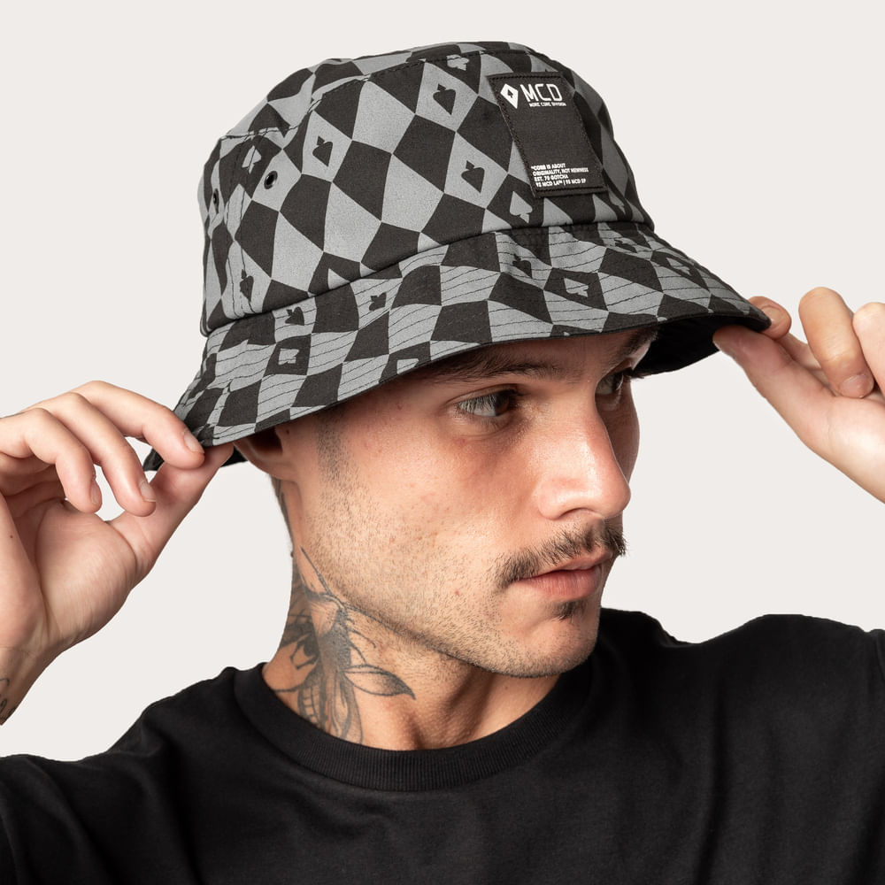 Bucket-Logomania-Preto-1.jpg?v=638550135479170000